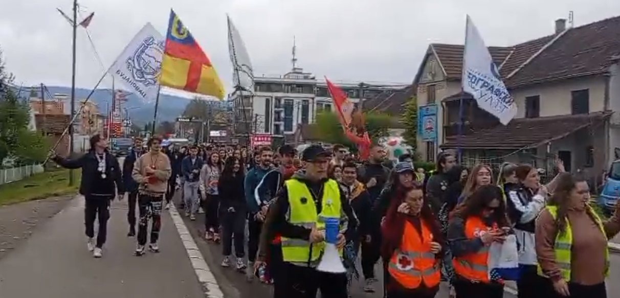 Pumpaj, pumpaj Ibar vodo: Bujanovački studenti marširaju ka Kraljevu ...