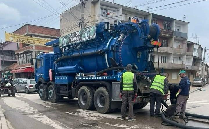 Ponovo se izliva kanalizacija u više ulica - Bujanovačke